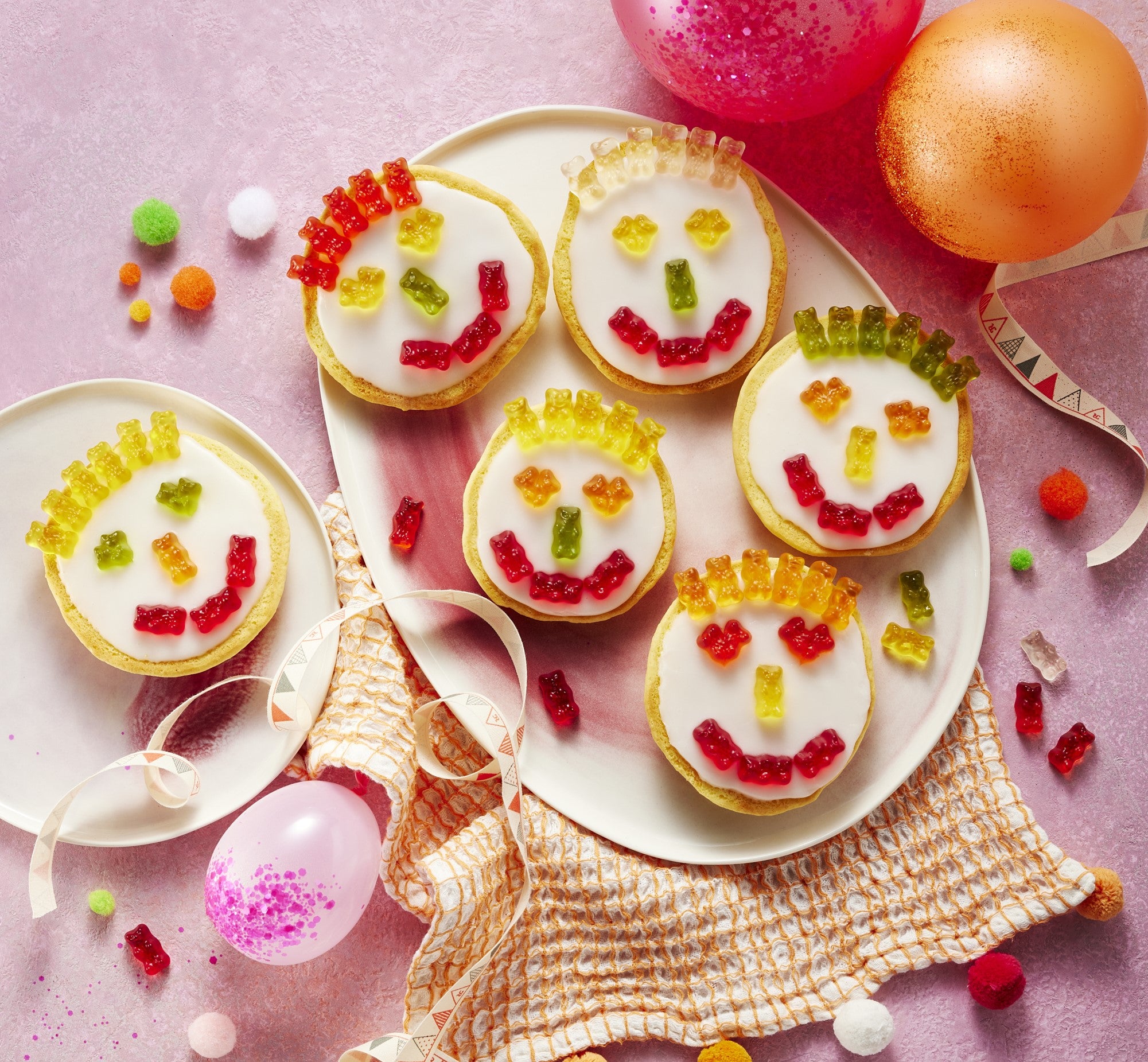 Band 10 "Back Bunt mit den HARIBO Goldbären", inkl. 3-teiligem Messbec ...